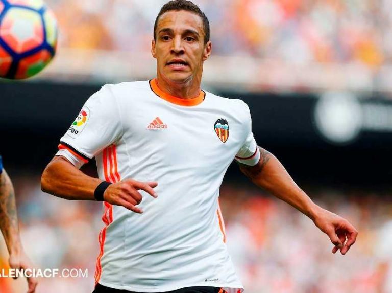 Dalla Spagna: il Valencia fissa il prezzo di Rodrigo. E l'Atletico...