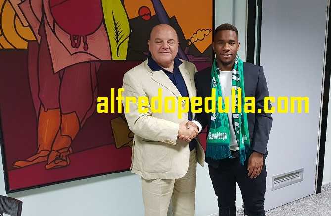 Kawaya ha firmato: ecco la prima foto da attaccante dell'Avellino ...