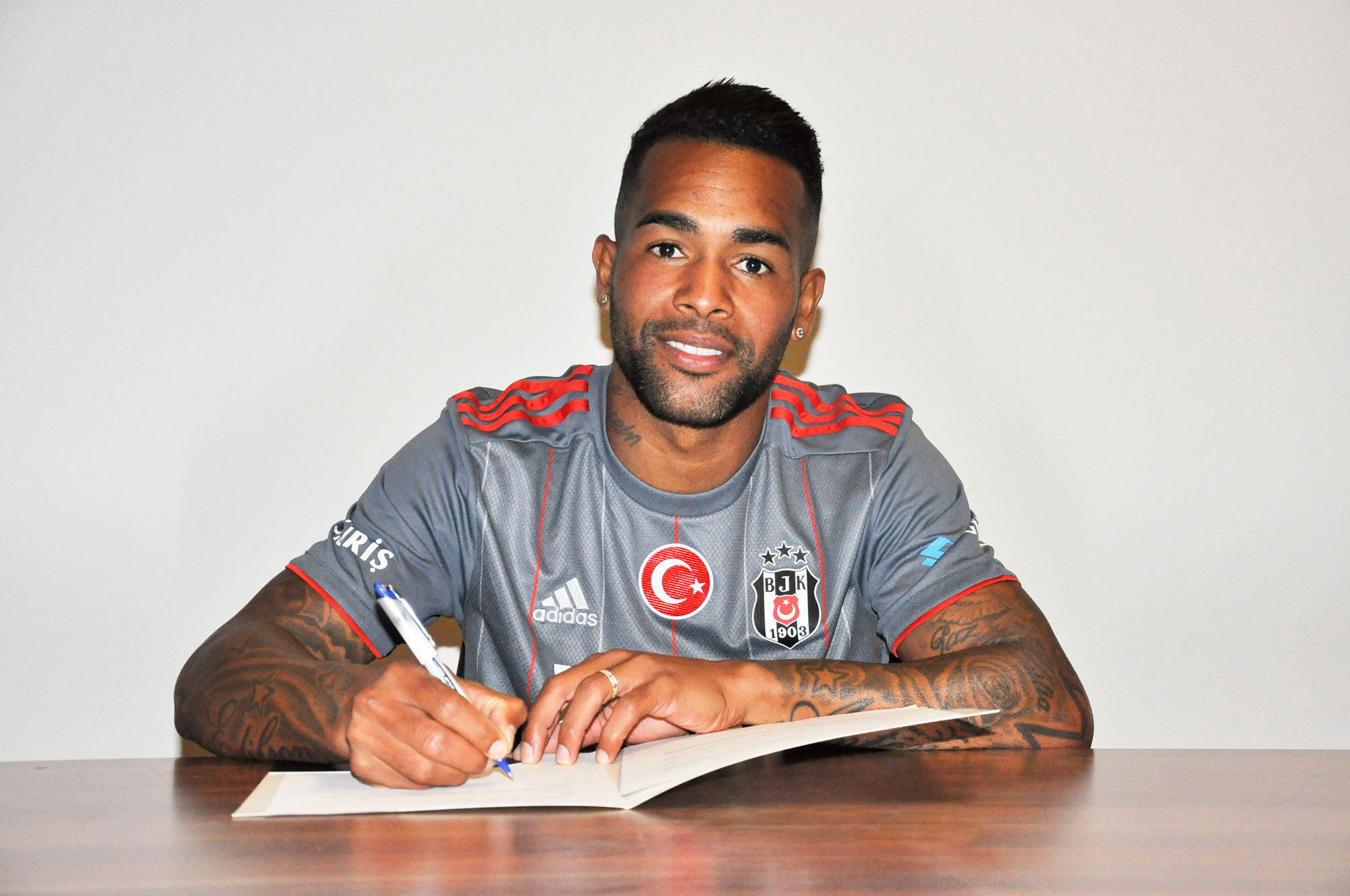 Ufficiale: Alex Teixeira firma con il Besiktas | Alfredo Pedullà