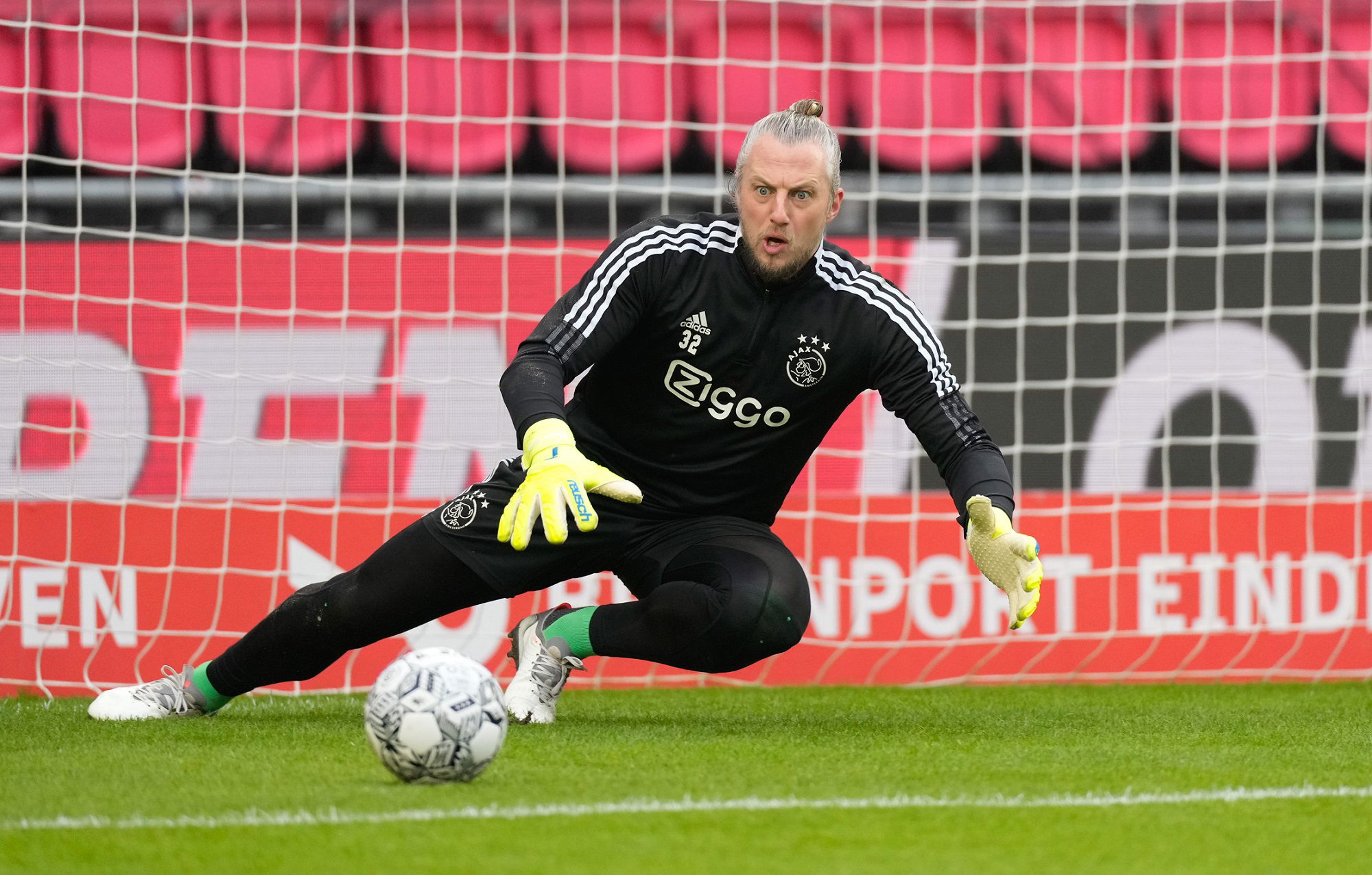 La favola del portiere Pasveer: debutto con l'Olanda a 39 anni. E ora ...