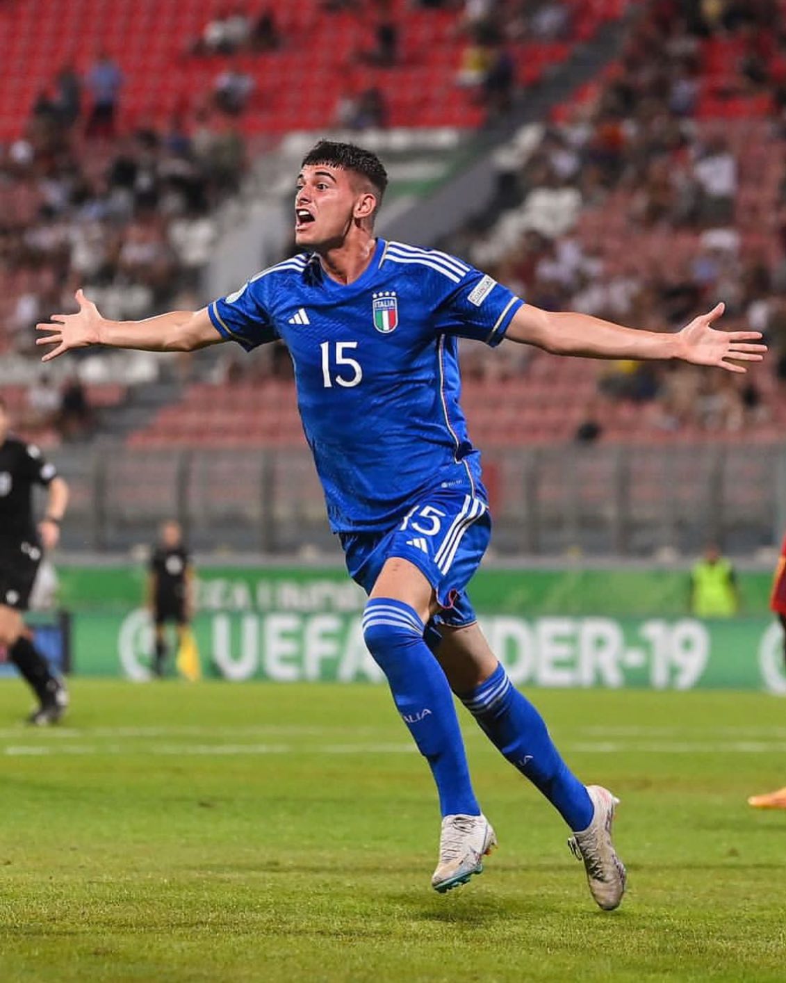 LIPANI, DA UNA PRIMAVERA DA MEDIANO ROSSOBLÙ A UN'ESTATE ITALIANA ...