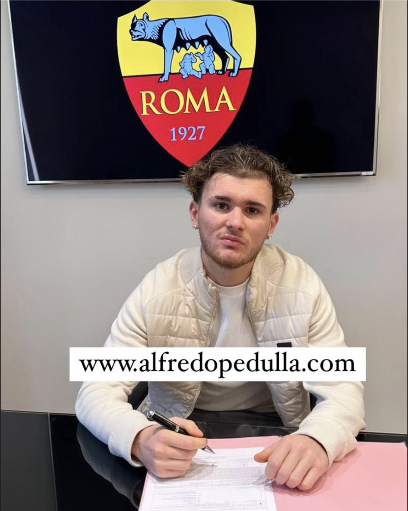 Zefi alla Roma: la foto della firma | Alfredo Pedullà