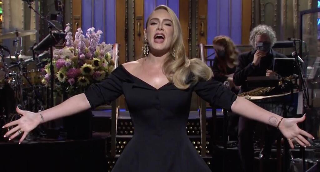 Adele canta le sue hit al Saturday Night Live e parla del nuovo album * Biccy.it