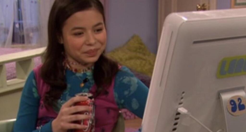 Miranda Cosgrove: la ragazza protagonista del meme è ora diversissima e ...