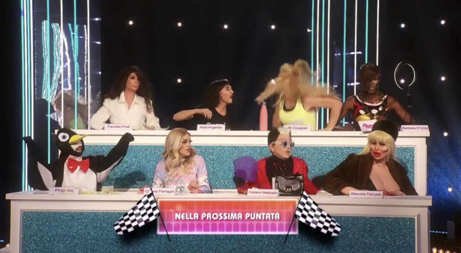 Obama imita Barbara d'Urso allo Snatch Game