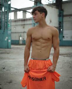 Samuele Cunto svela quanto guadagna al mese: "Sono etero, ma.."