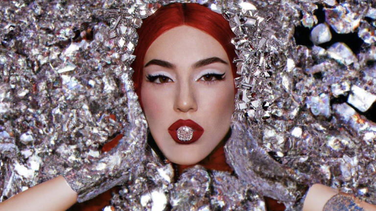 Ava Max ha pubblicato un album pop perfetto: Diamonds & Dancefloors