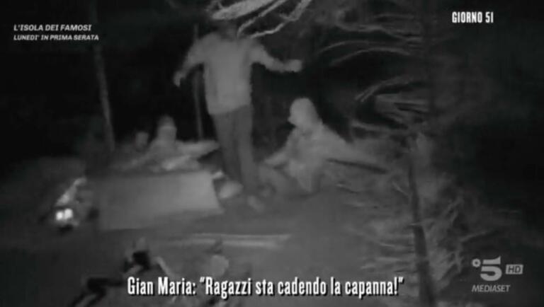 Tempesta a L'Isola dei Famosi, Gian Maria chiede l'elicottero: "Mi ritiro!"