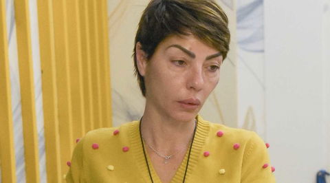 Manila Nazzaro, urlano con il megafono contro di lei: la reazione della ...