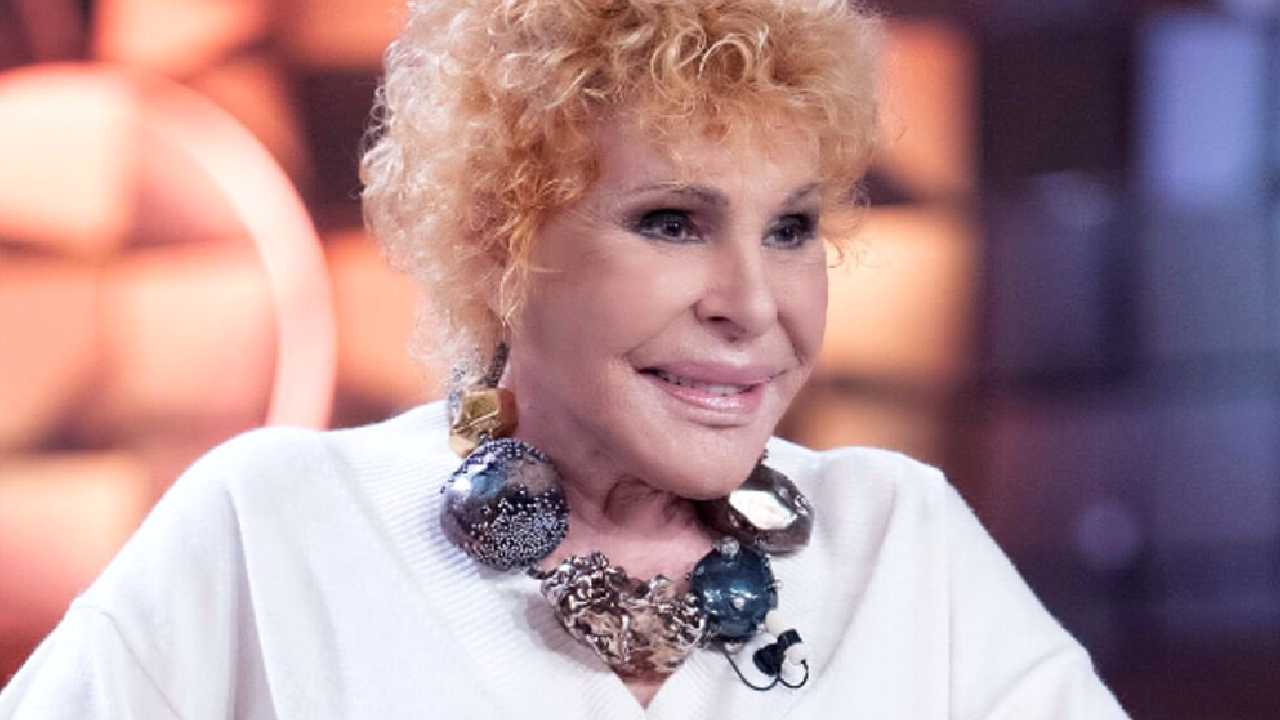 Ornella Vanoni funerale: "Cremata con un abito Dior"