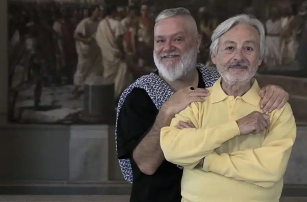 Leo Gullotta parla di suo marito e dell'imitazione di Maria De Filippi