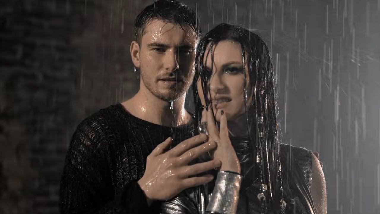 Laura Pausini, La Dernière Chanson con Julien Lieb (Due Vite)