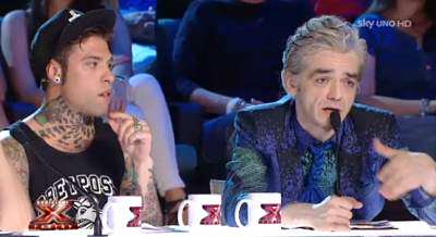 X Factor 8 - bacio gay fra Fedez e Morgan | Archivio Biccy.it