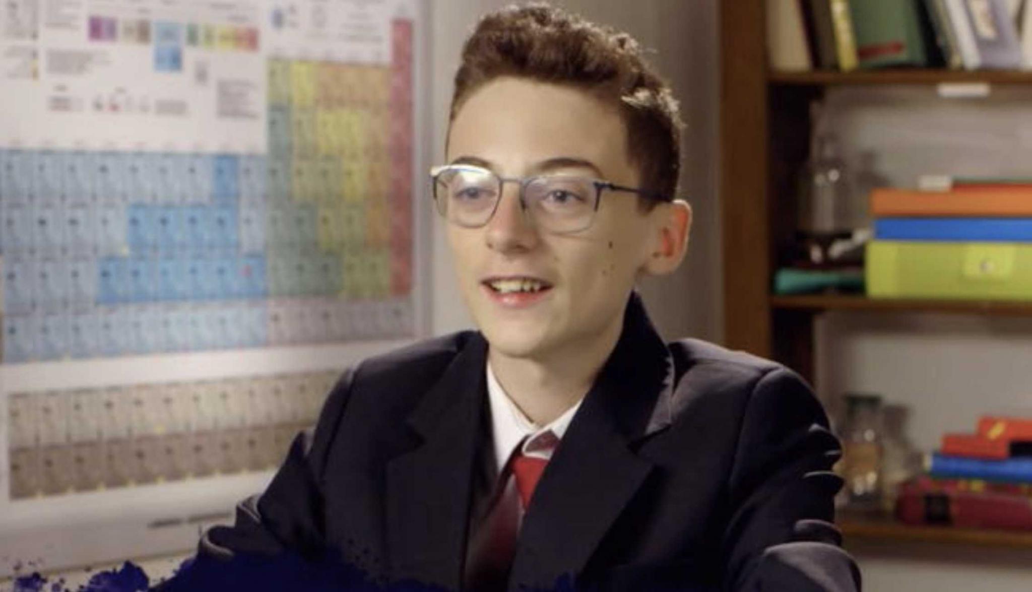 Il Collegio: Gabriele Montouri candida sé stesso, Mario Tricca e Maggy ...