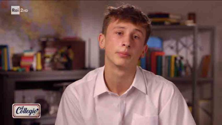 Il Collegio 4, quinta puntata: Claudia espulsa e liti, replica streaming