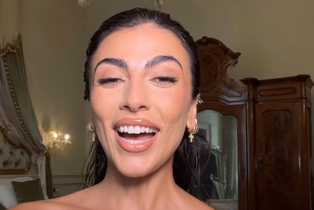 Giulia Salemi, repost della star di Grey's Anatomy e bacio sul Red Carpet