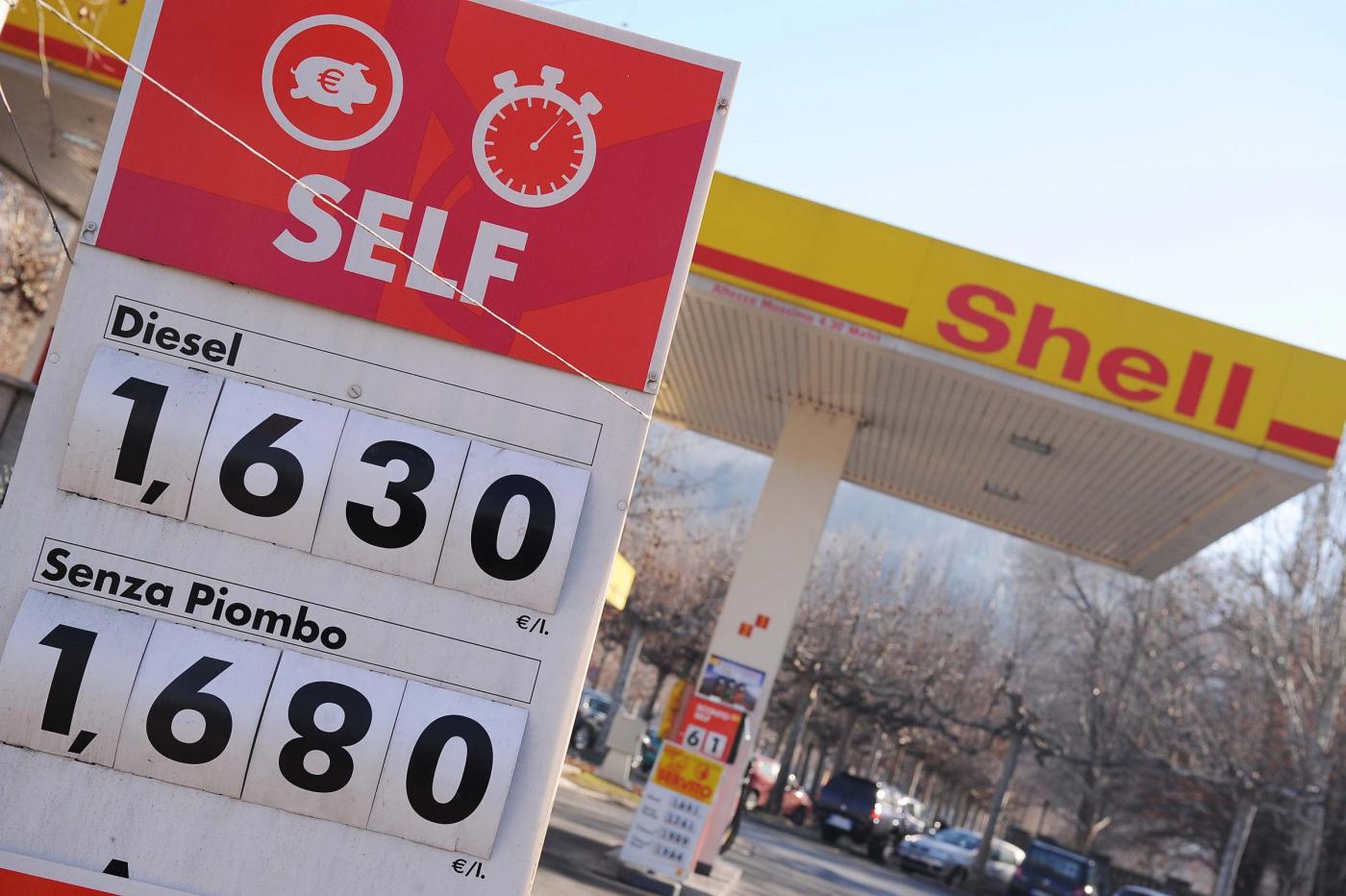 Benzina, c'è chi ha il super-sconto | Giornalettismo