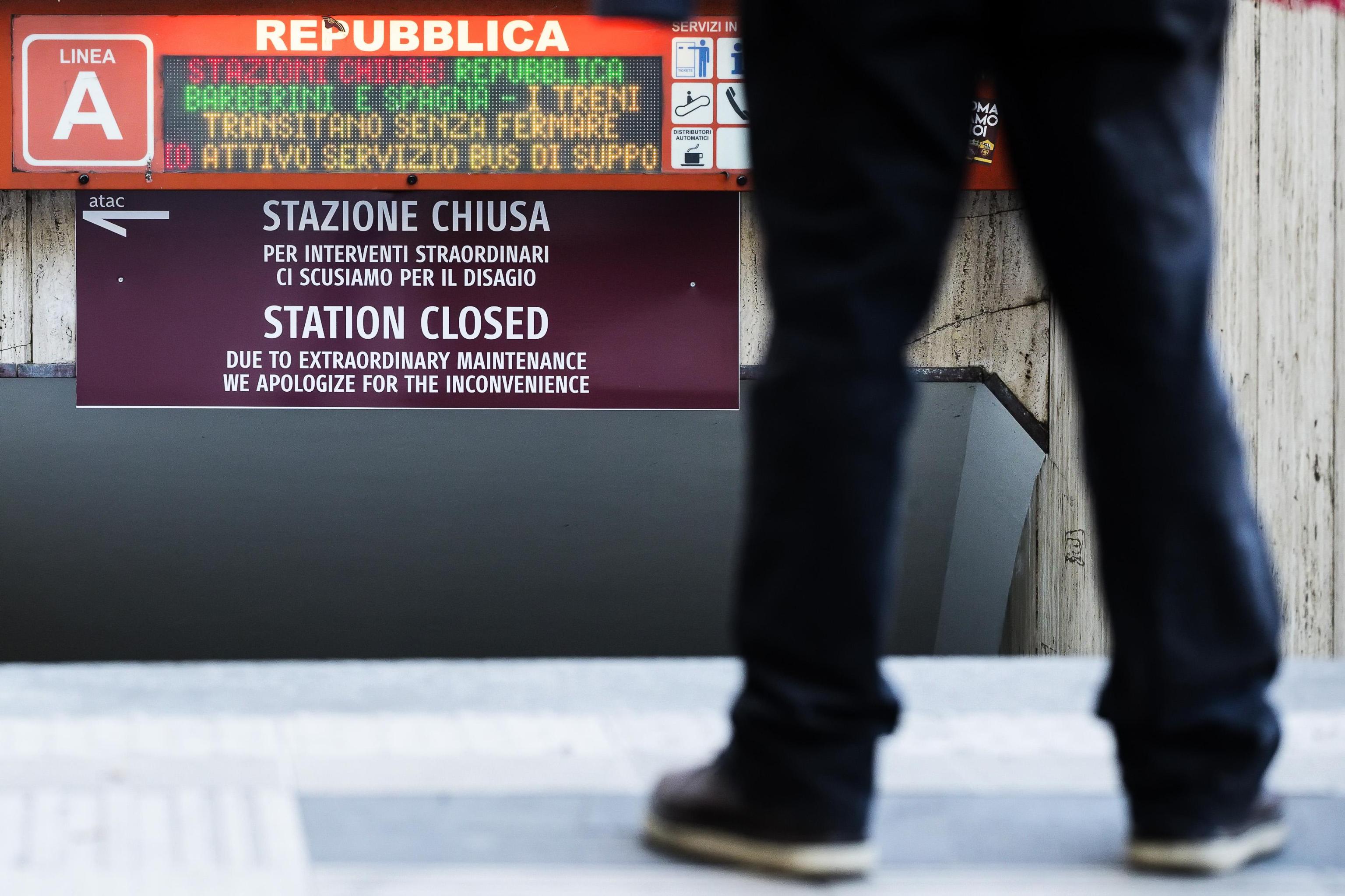 Metro Repubblica riaprirà ad agosto-settembre, Raggi: "Da rifare"