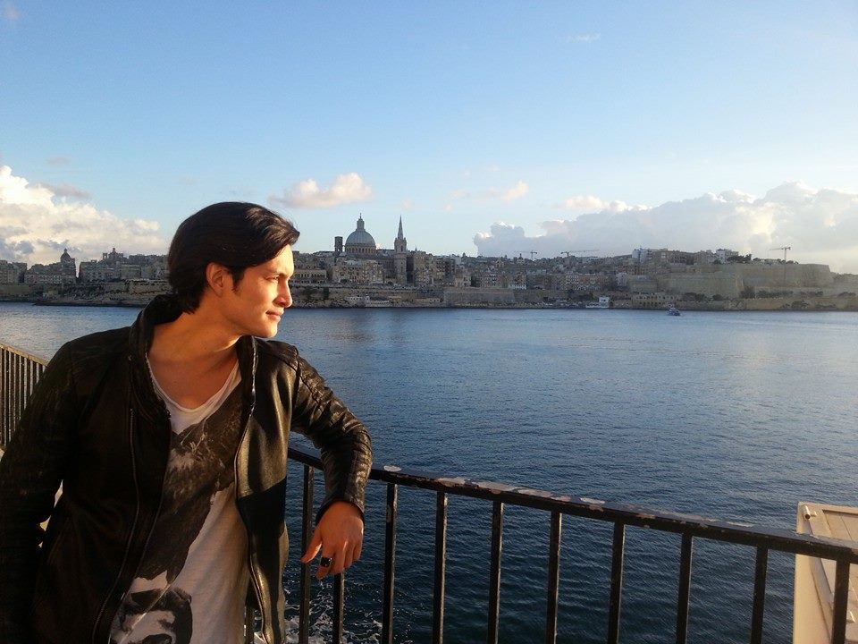 Andrea Cocco a Malta per studiare l'inglese: foto | Isa e Chia