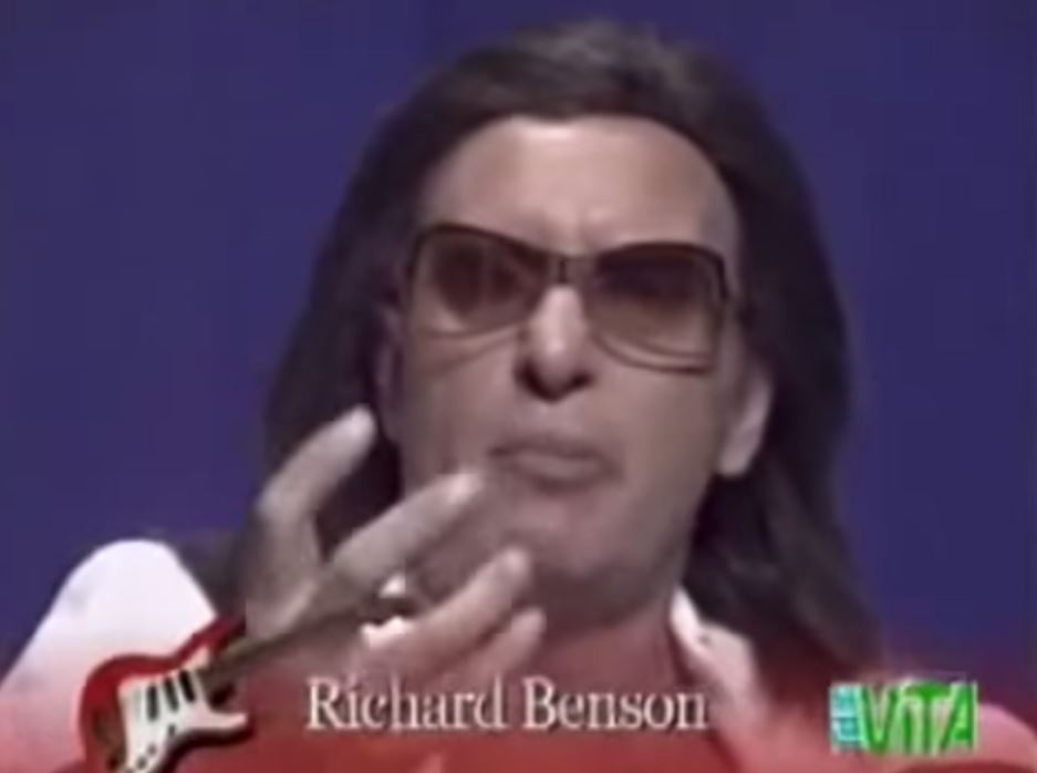 Vi dovete spaventareeee, ritorna Richard Benson!1