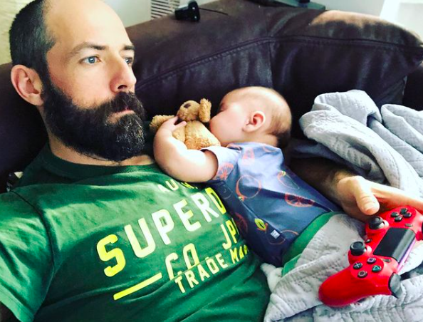 David Watkins, l'inglese single e gay diventato papà grazie alla ...