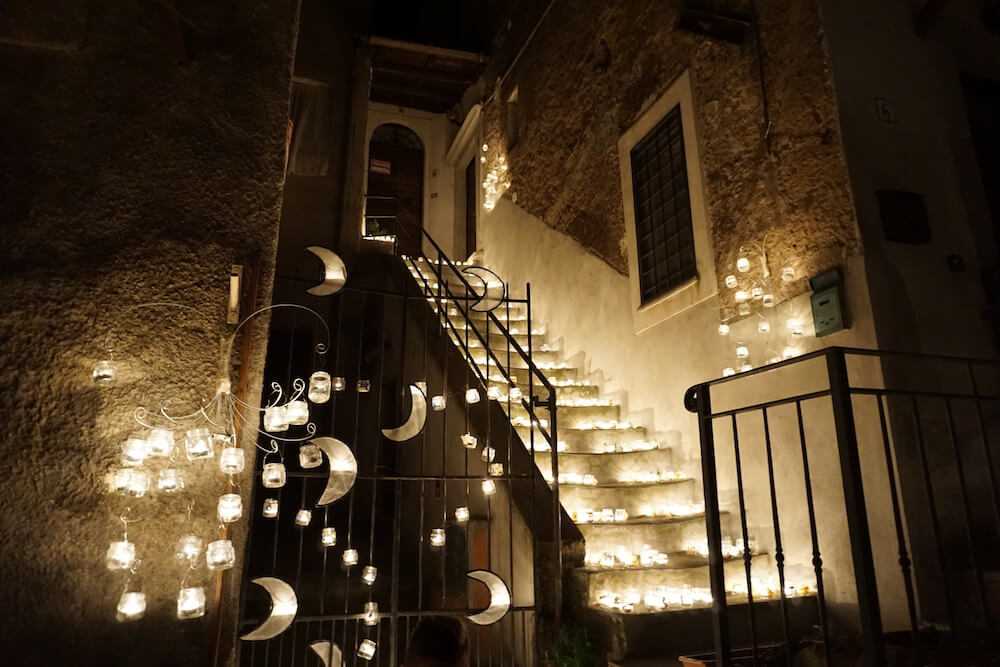 La notte delle candele a Vallerano: magia di un borgo della Tuscia ...