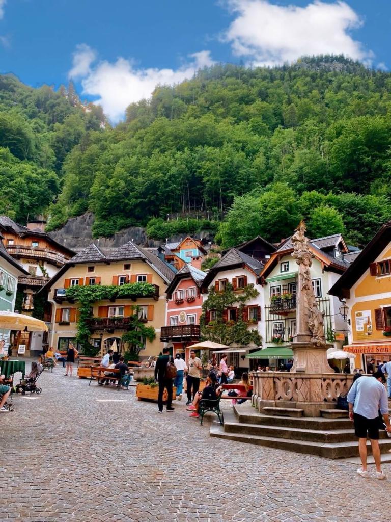 Hallstatt: il villaggio di Frozen esiste e si trova in Austria ...