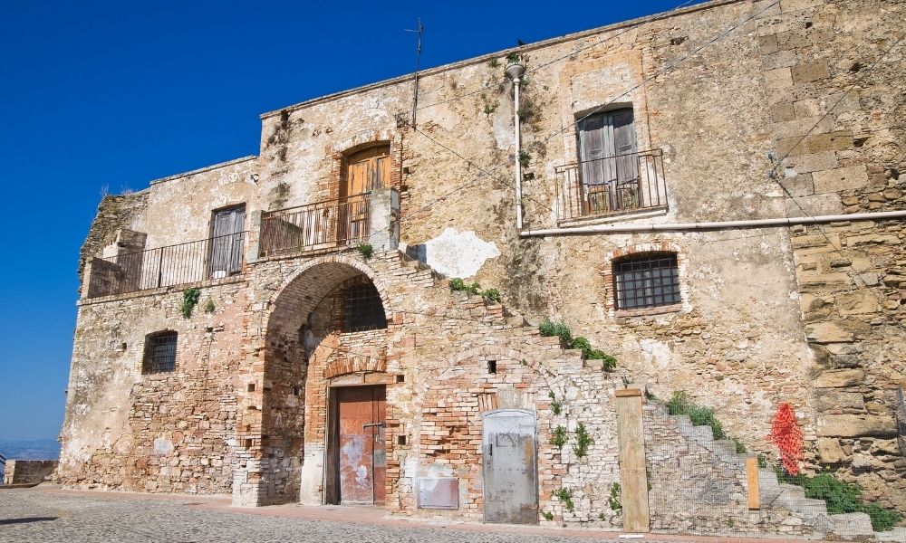 Pisticci: Cosa vedere, dove mangiare e le spiagge migliori (Guida 2024)