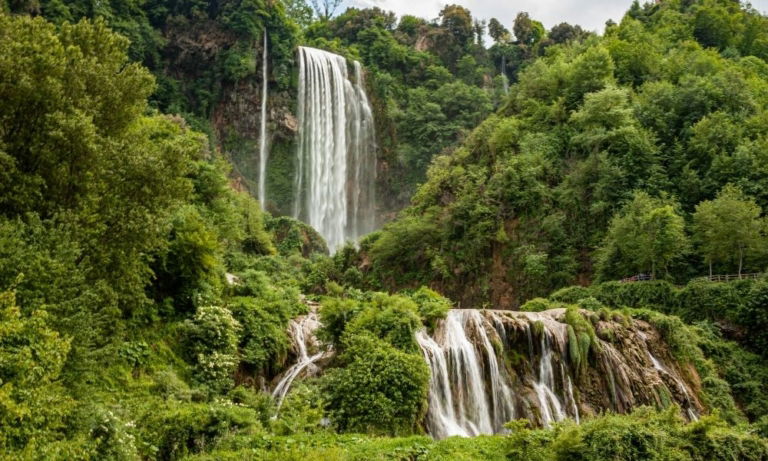 Cascata delle Marmore: cosa vedere, orari, biglietto e prezzo (Guida 2024)